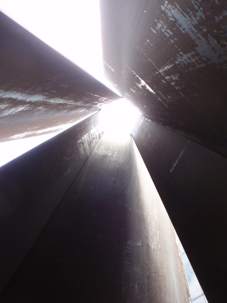 London Sculptures: Fulcrum | Guide London